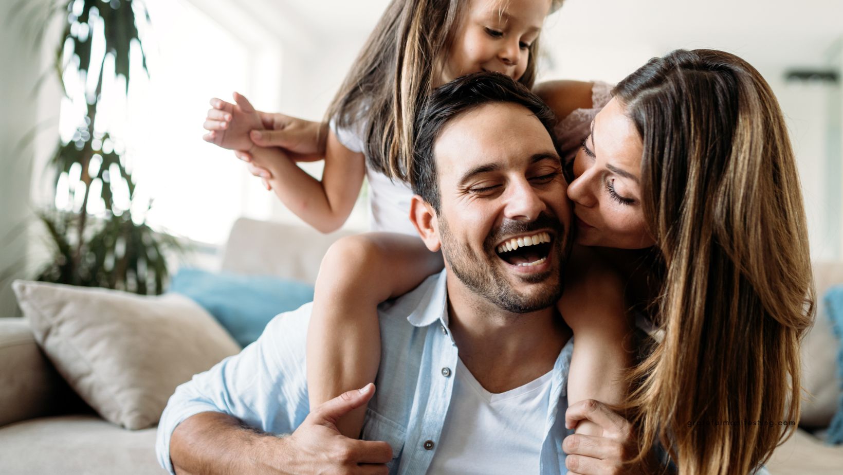 15 Easy, Small Things To Manifest For Beginners